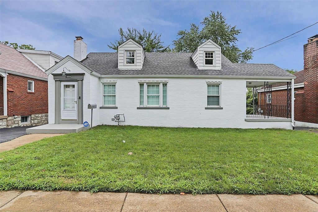 10050 Diamond Dr, Saint Louis, MO 63137 | Trulia