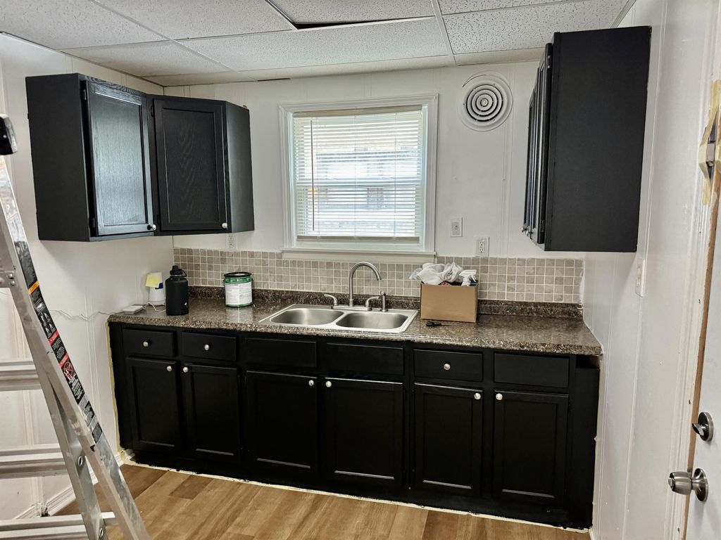 20145 Hull Ave, Highland Park, MI 48203 - See Est. Value, Schools & More