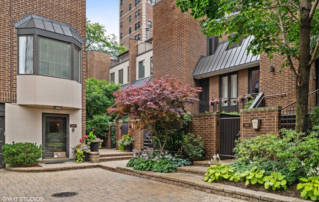 1343 N Sutton Pl, Chicago, IL 60610 - See Est. Value, Schools & More