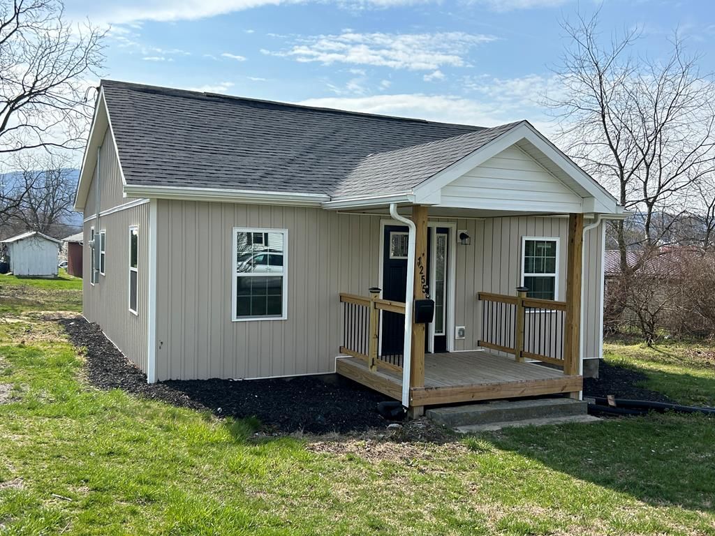 1255 W Spiller St, Wytheville, VA 24382 | MLS# 93082 | Trulia
