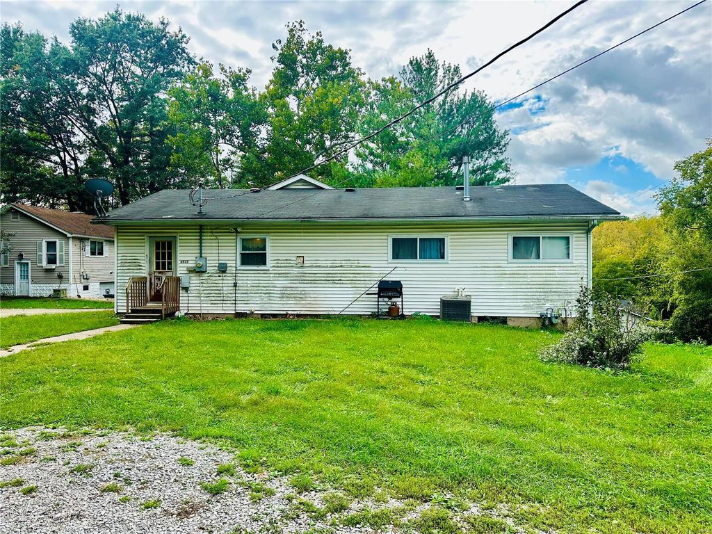 6513 Old Saint Louis Rd, Belleville, IL 62223 - See Est. Value, Schools ...