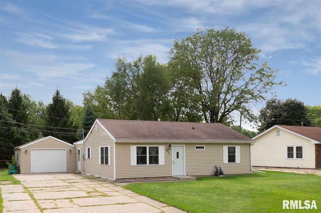 2011 Ridgeview Dr, Davenport, IA 52806 - See Est. Value, Schools & More