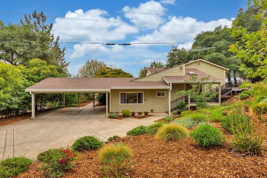 11245 Edgewood Rd, Auburn, CA 95603 - See Est. Value, Schools & More