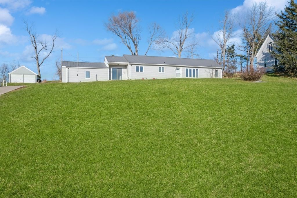 4512 E Ave NW, Cedar Rapids, IA 52405 - See Est. Value, Schools & More