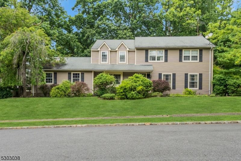 4 Twin Brook Rd, West Caldwell, NJ 07006 - See Est. Value, Schools & More