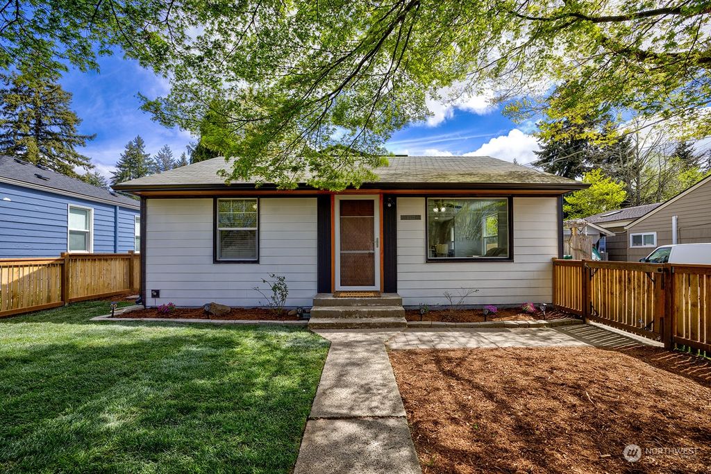 11322 14th Avenue NE, Seattle, WA 98125 - See Est. Value, Schools & More