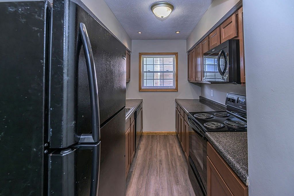 2044 Suffolk Ln #15-2004, Indianapolis, IN 46260 - See Est. Value ...