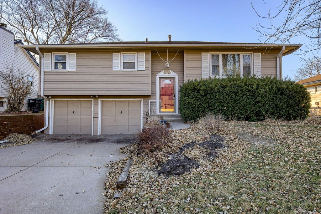 11341 Gold St, Omaha, NE 68144 - See Est. Value, Schools & More
