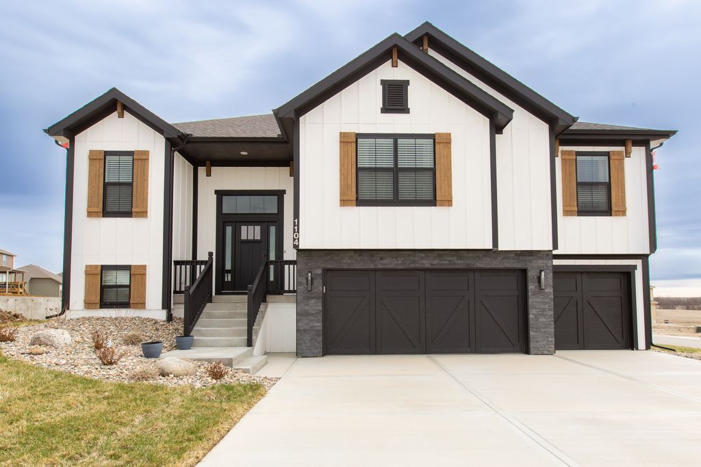 Monarch - Woodland Creek - Kansas City, MO | Trulia