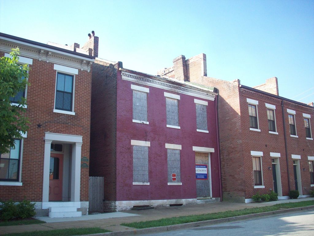 1312 Warren St, Saint Louis, MO 63106 - See Est. Value, Schools & More