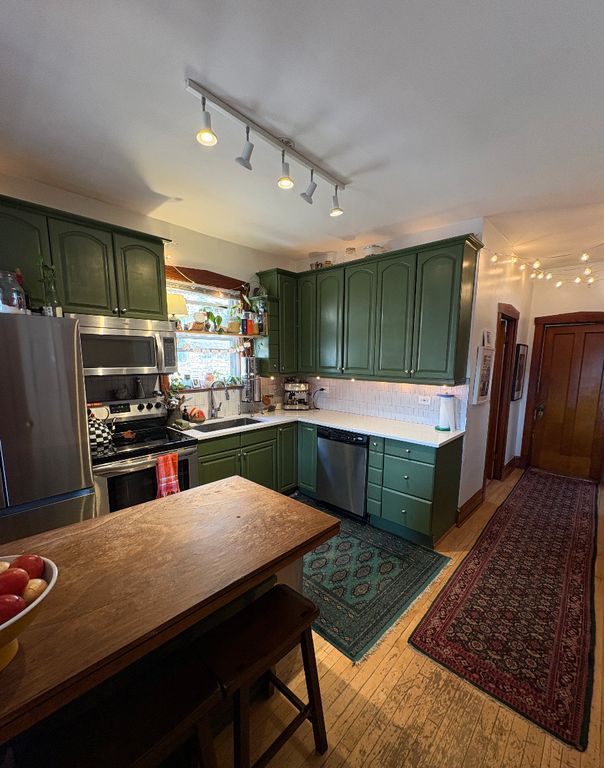 3352 N Avers Ave #2, Chicago, IL 60618 - See Est. Value, Schools & More