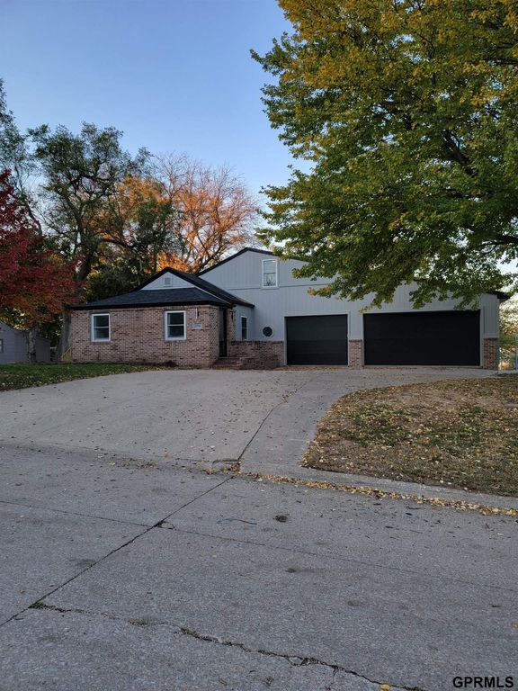 2706 N 88th St, Omaha, NE 68134 - See Est. Value, Schools & More