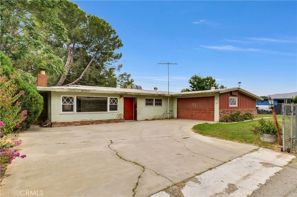 5874 Chadbourne Ave, Riverside, CA 92505 - See Est. Value, Schools & More