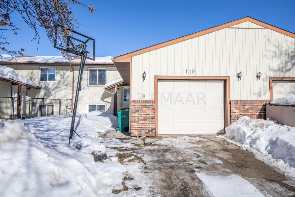 1110 14th Ave N, Wahpeton, ND 58075 | Trulia