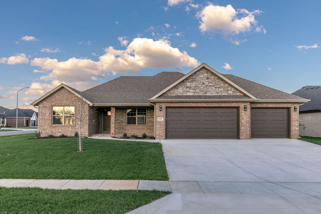 1001 E Tipperary Court, Nixa, MO 65714 | Trulia