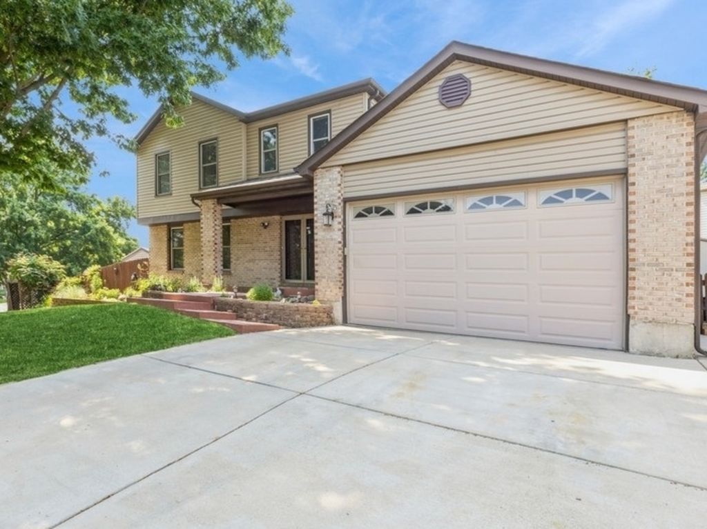 1029 Raintree Dr, Bolingbrook, IL 60440 - See Est. Value, Schools & More