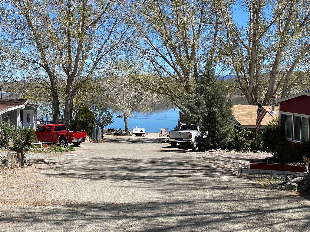 119962 Highway 395, Topaz, CA 96133 - See Est. Value, Schools & More