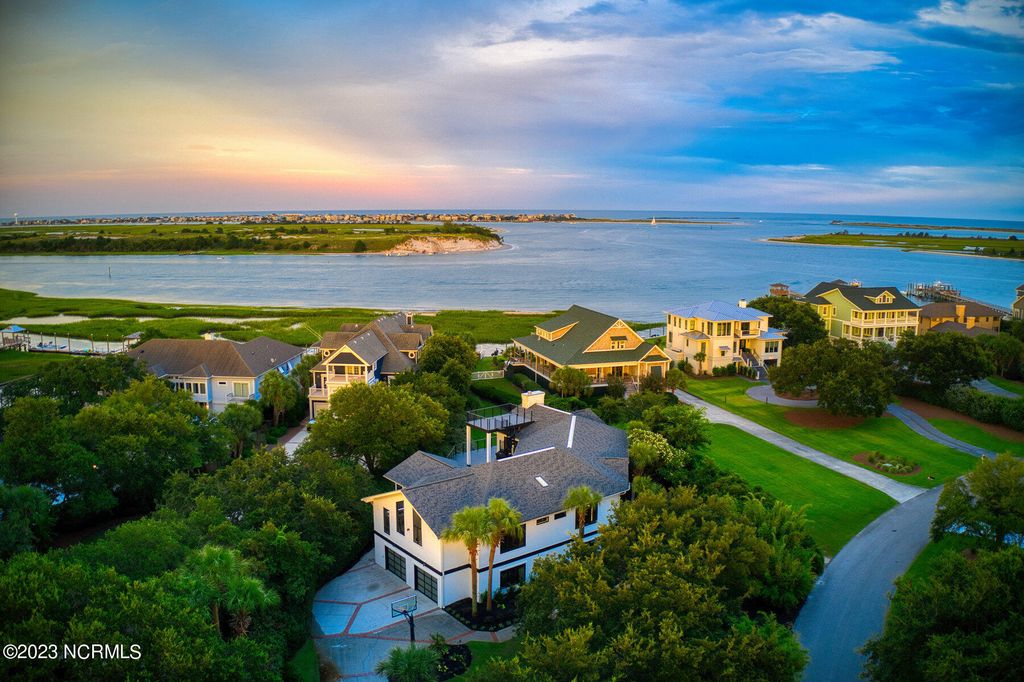 809 Inlet View Drive, Wilmington, NC 28409 - See Est. Value, Schools & More