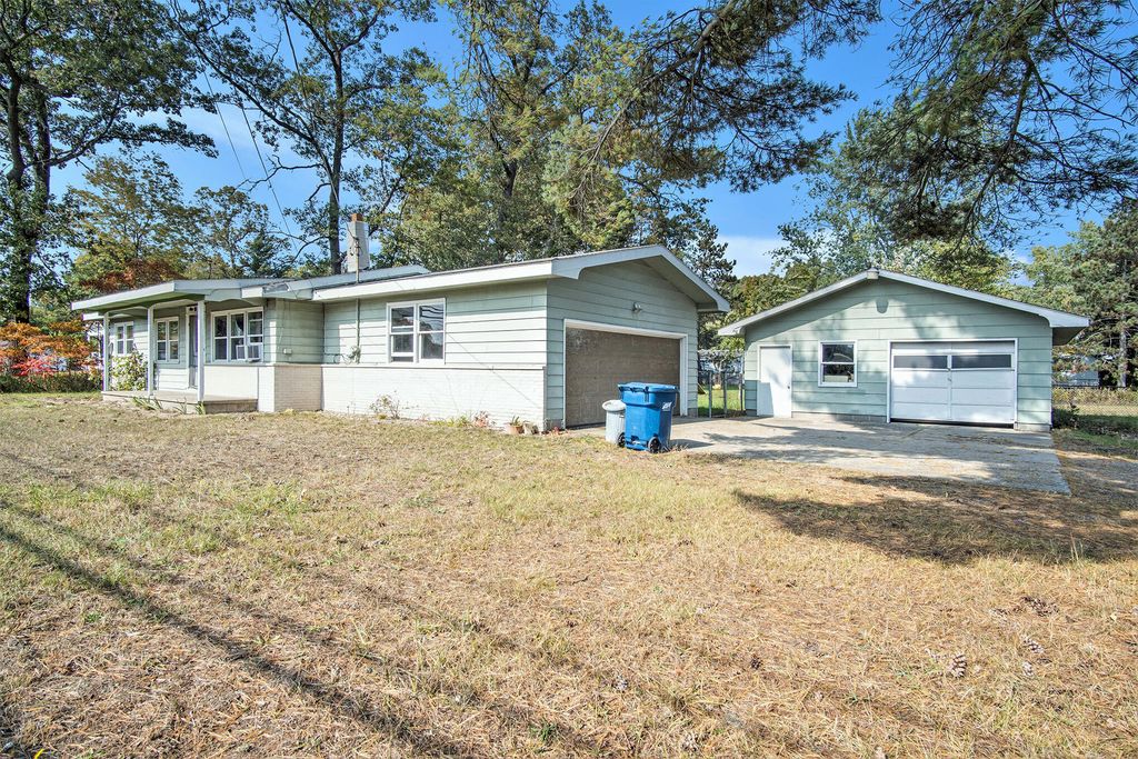 6078 E Apple Ave, Muskegon, MI 49442 | Trulia