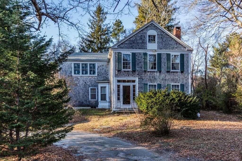 239 Phinneys Ln, Centerville, MA 02632 - See Est. Value, Schools & More
