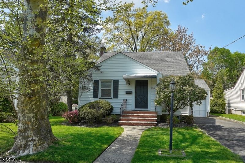 132 S Maple Ave, Springfield, NJ 07081 - See Est. Value, Schools & More