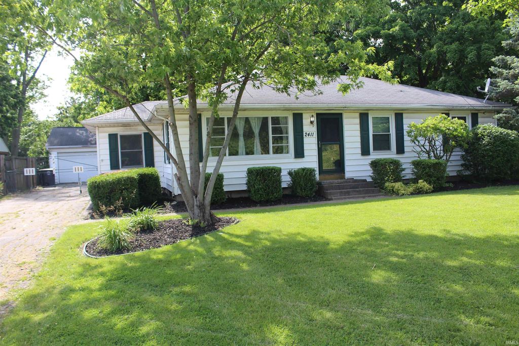 2411 Reed Rd, Fort Wayne, IN 46815 - See Est. Value, Schools & More