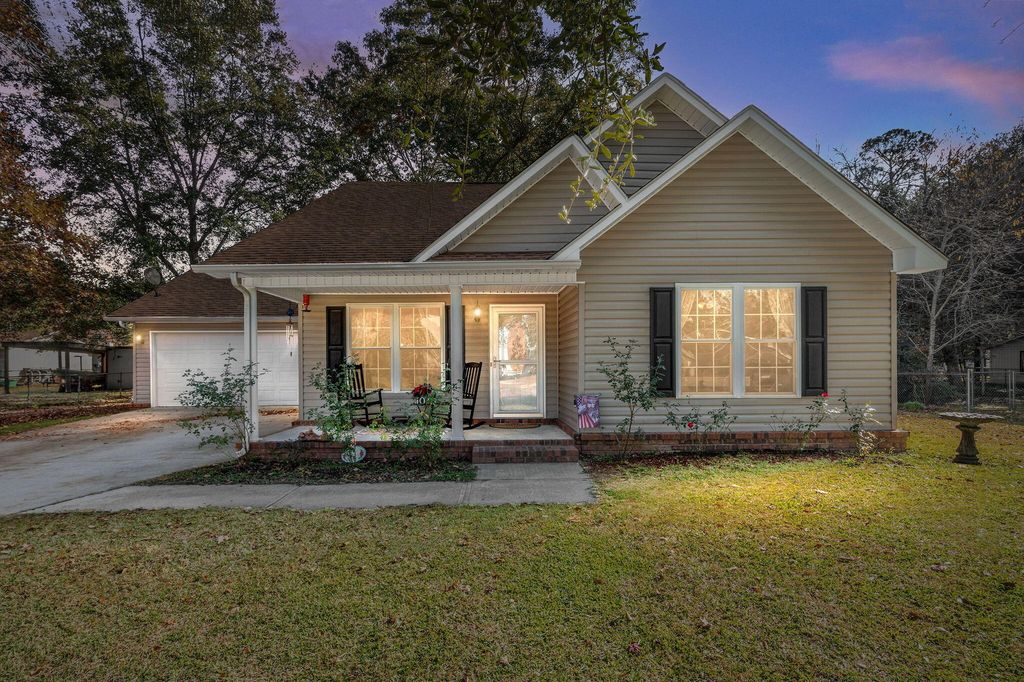 703 Lakeside Dr, Moncks Corner, SC 29461 - See Est. Value, Schools & More