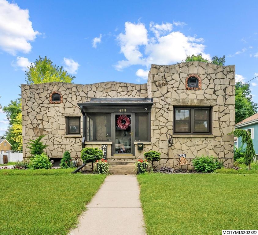 415 14th St NW, Mason City, IA 50401 - See Est. Value, Schools & More