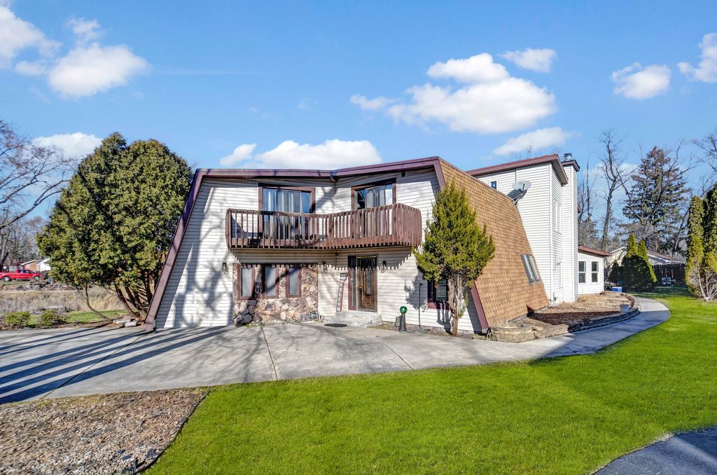 16127 Springfield Ave, Markham, IL 60428 - See Est. Value, Schools & More