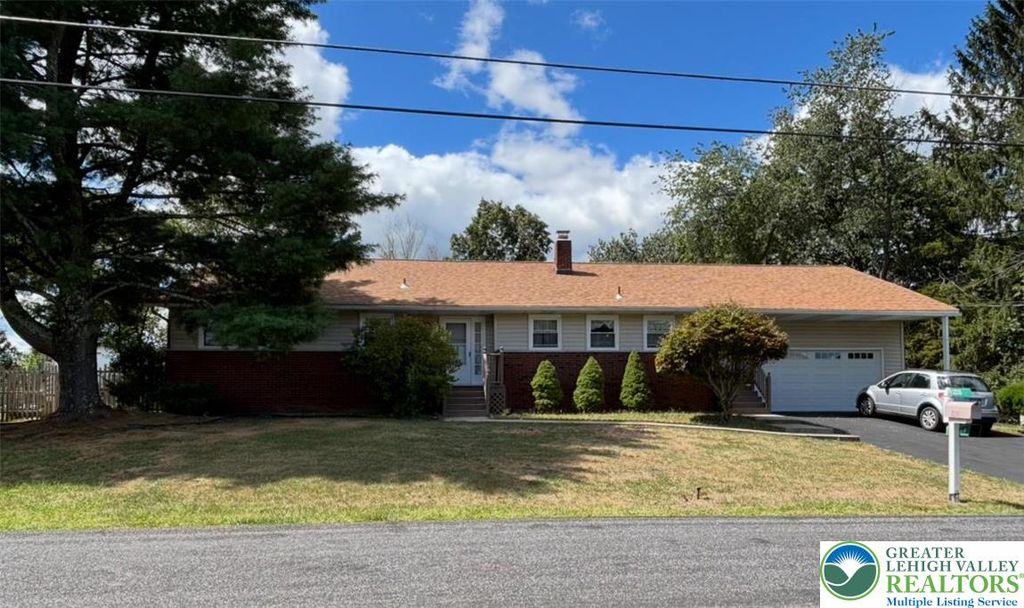 2215 Sutton Dr, Stroudsburg, PA 18360 | MLS# 763797 | Trulia