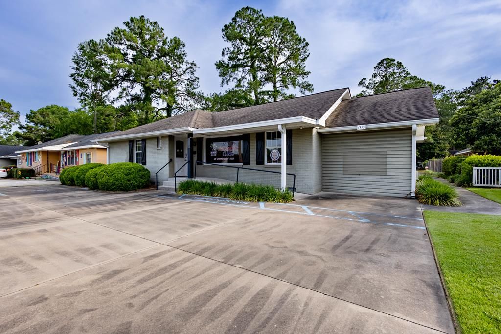 1915 Palmyra Rd, Albany, GA 31701 | MLS# 136346 | Trulia