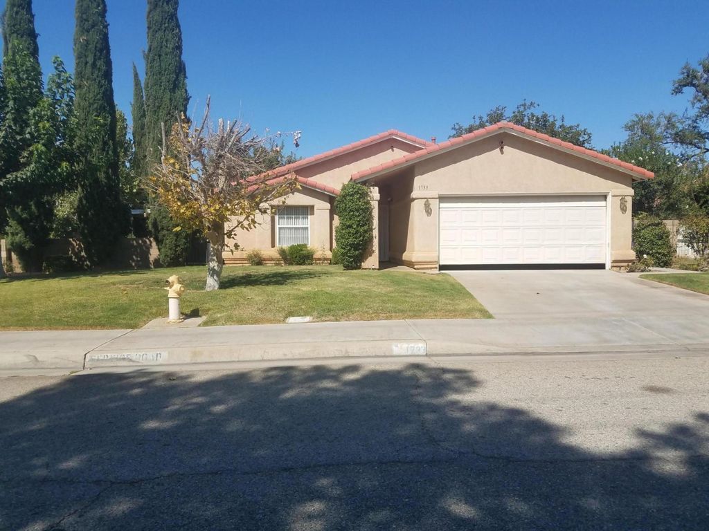1733 E Avenue K, Lancaster, CA 93535 - See Est. Value, Schools & More