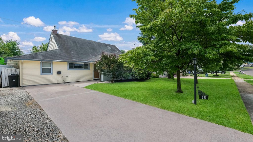 65 Deep Dale Dr E, Levittown, PA 19056 - See Est. Value, Schools & More