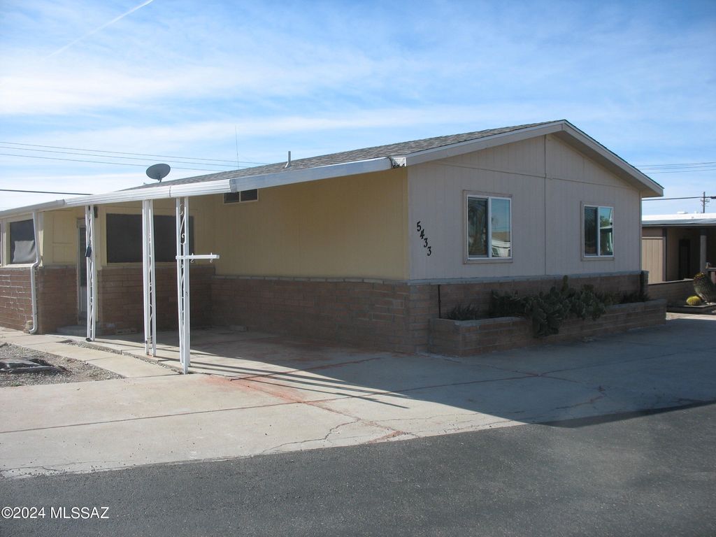 5433 W Rocking Circle St, Tucson, AZ 85713 - See Est. Value, Schools & More