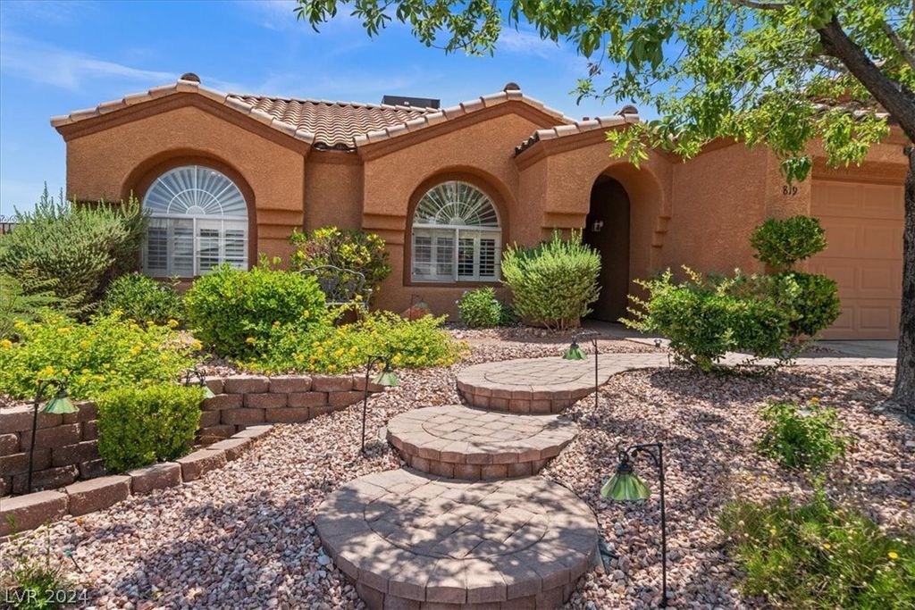 819 Arrowhead Trl, Henderson, NV 89002 - See Est. Value, Schools & More