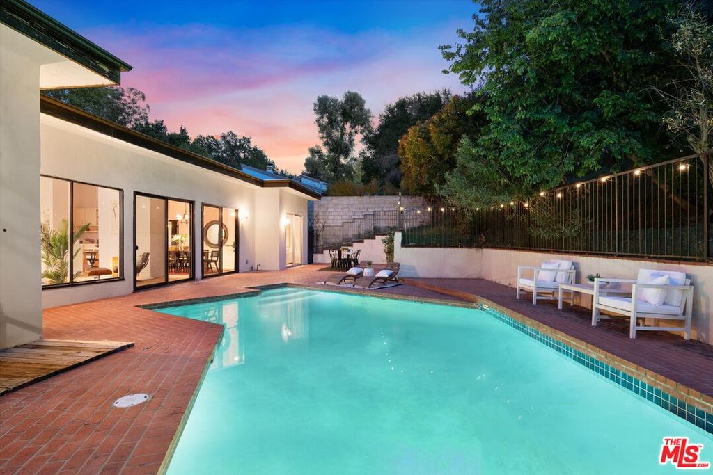 3219 Laurel Canyon Blvd, Studio City, CA 91604 | MLS# 23-334597 | Trulia