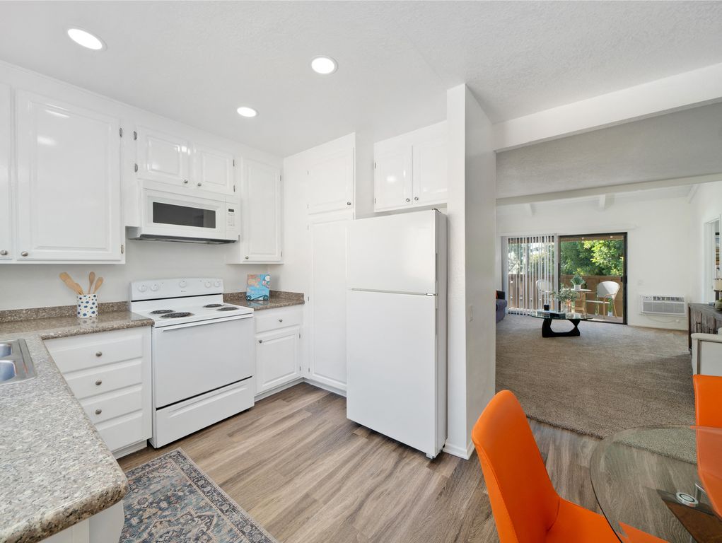 4 Austin #T371, Irvine, CA 92604 - See Est. Value, Schools & More