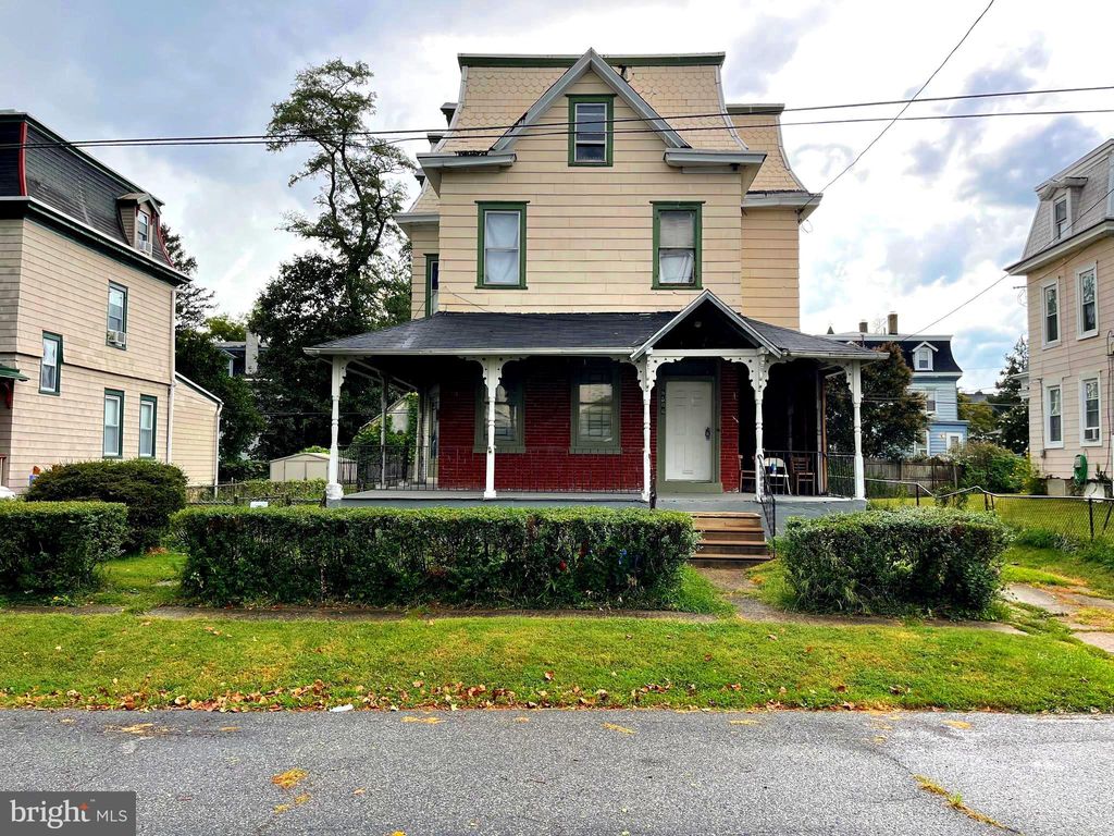 6506 N Fairhill St, Philadelphia, PA 19126 - See Est. Value, Schools & More