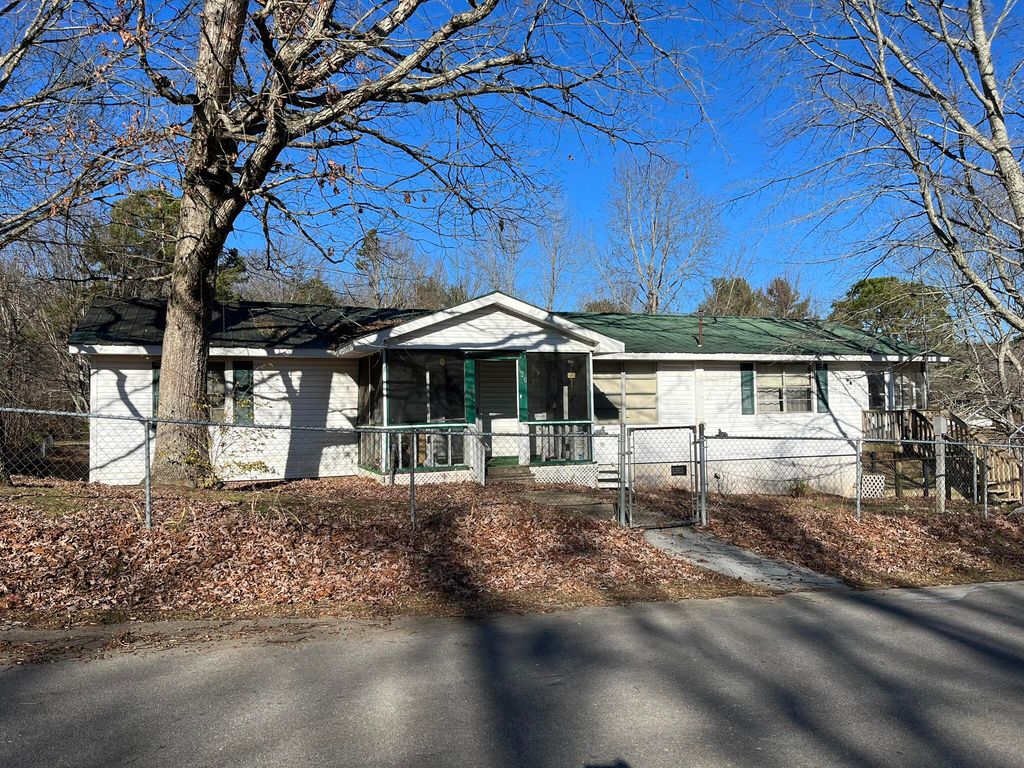 120 Dennis Rd, Trenton, GA 30752 - See Est. Value, Schools & More