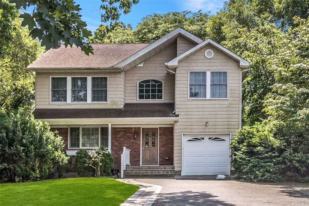 18 Rainbow Drive, Hauppauge, NY 11788 | MLS# 3559072 | Trulia