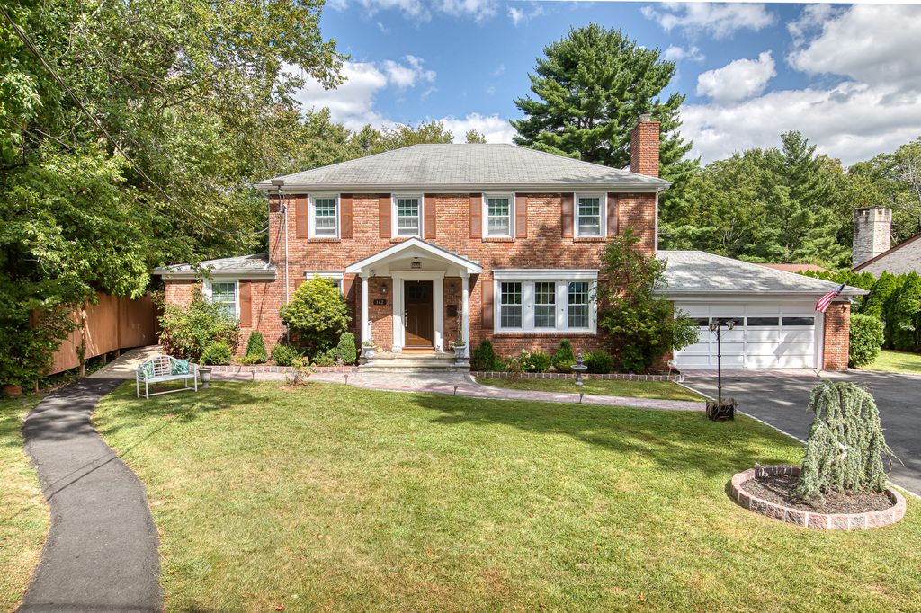 142 W Northfield Rd, Livingston, NJ 07039 - See Est. Value, Schools & More