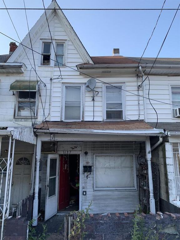 1137 W Pine St, Coal Township, PA 17866 - See Est. Value, Schools & More