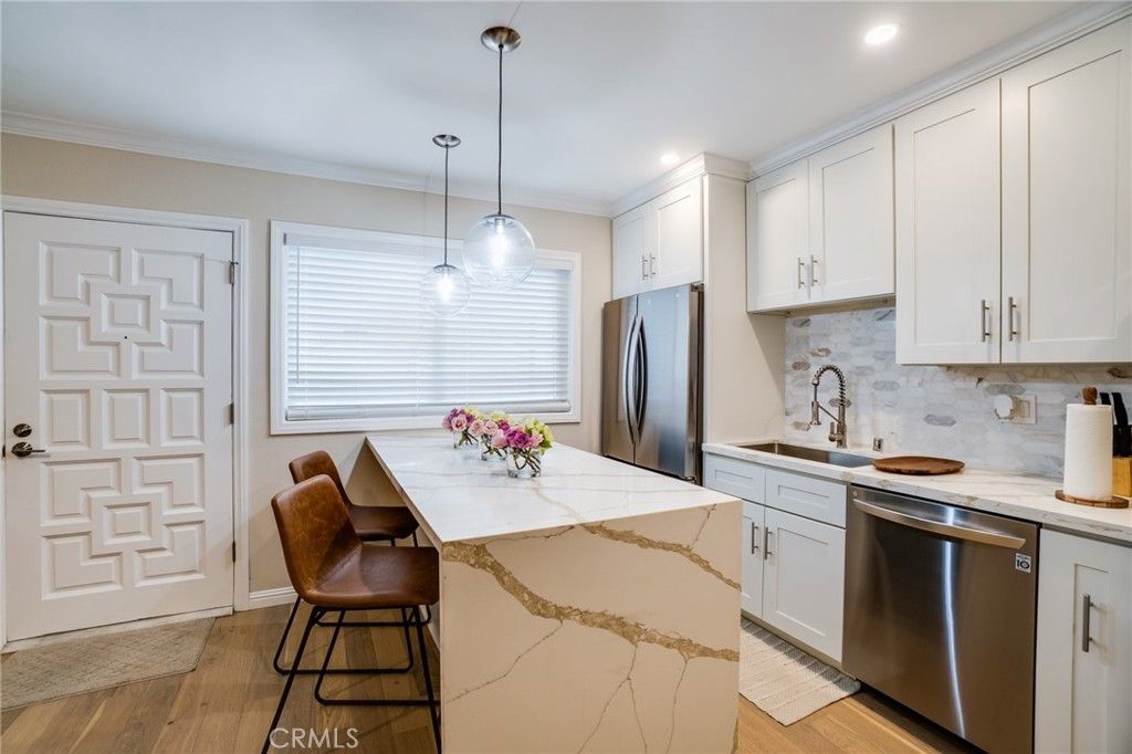 9005 Cynthia St #215, West Hollywood, CA 90069 - See Est. Value, Schools & More