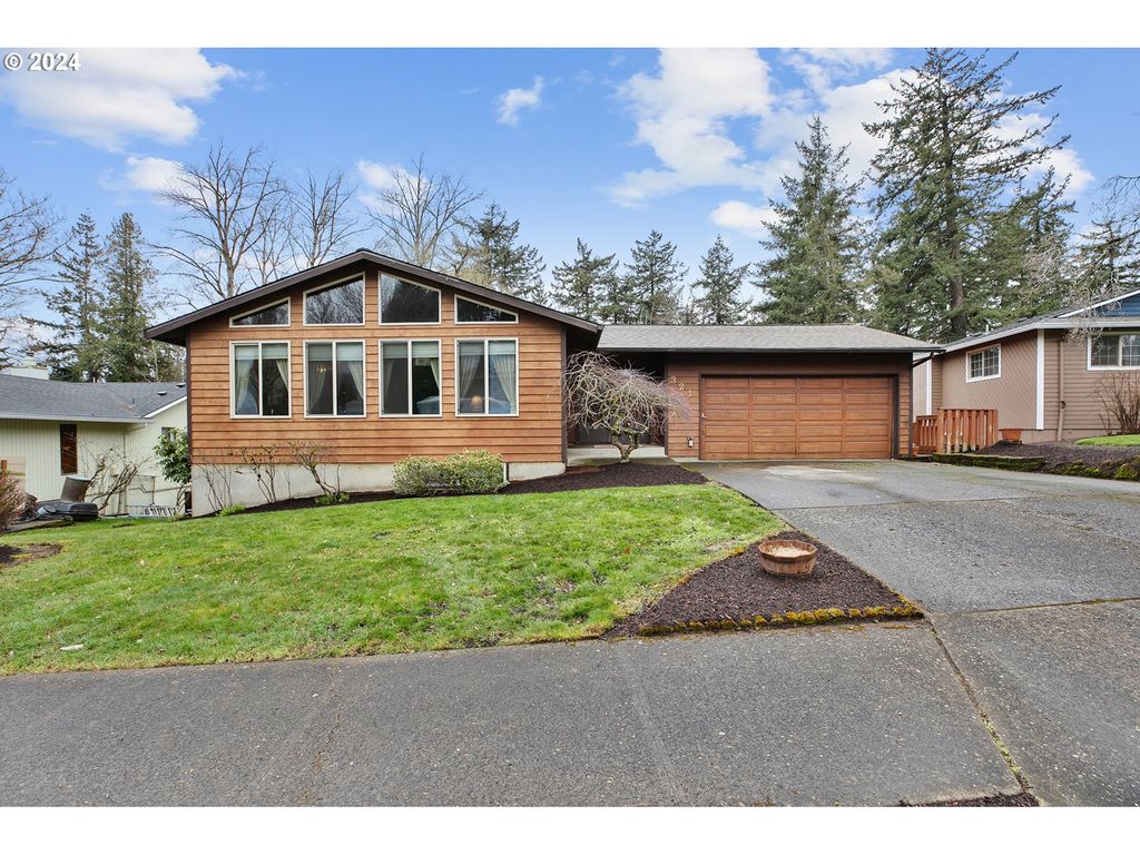 321 NE Scott Dr, Gresham, OR 97030 - See Est. Value, Schools & More