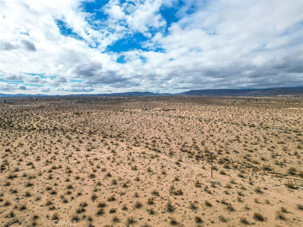 65 Landers Ln, Landers, CA 92285 | MLS# JT23014286 | Trulia