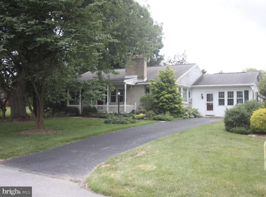 212 Barcroft Rd, York, PA 17406 - See Est. Value, Schools & More