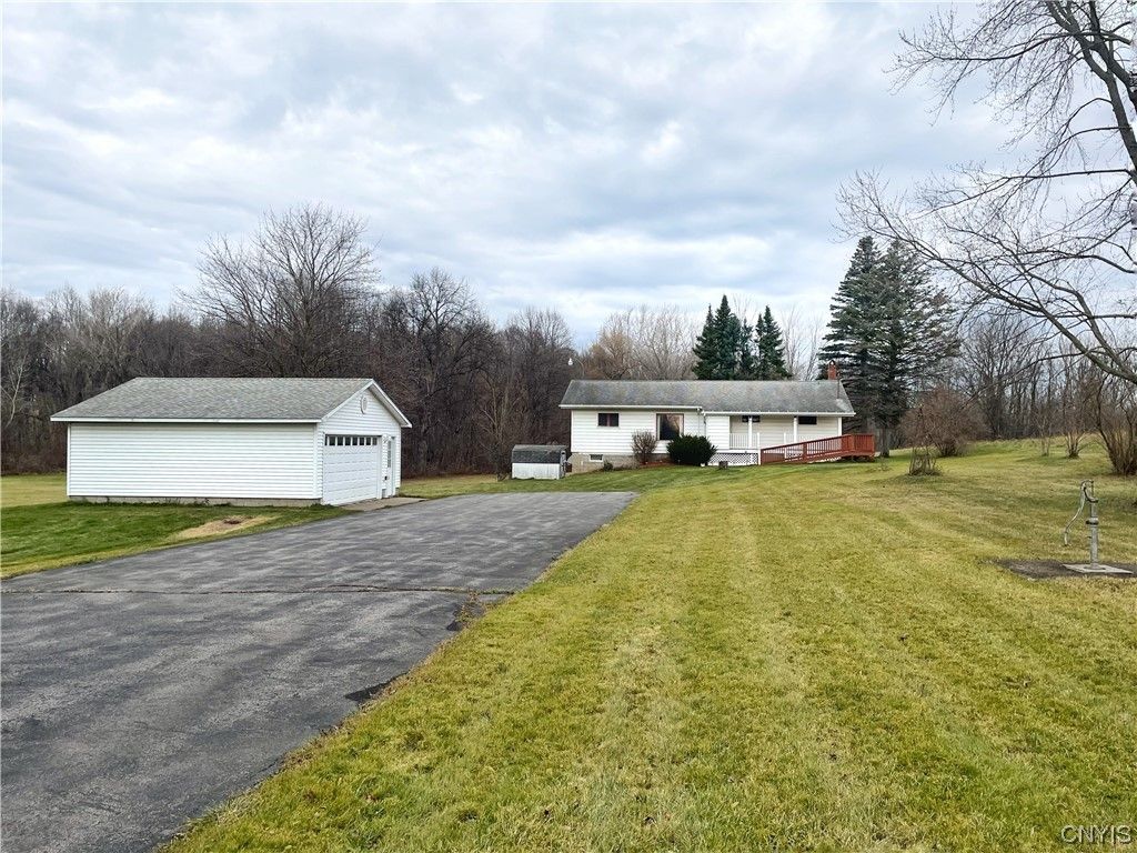 2751 Holmes Rd, Weedsport, NY 13166 - See Est. Value, Schools & More