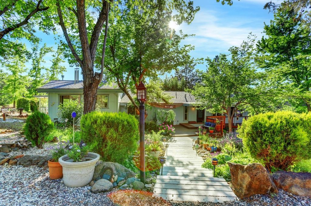 13410 Avelina Way, Grass Valley, CA 95945 - See Est. Value, Schools & More