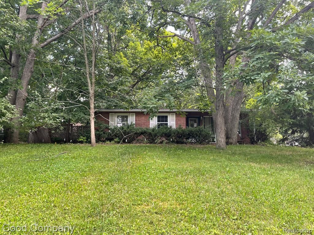 1395 Omega Rd, Walled Lake, MI 48390 | Trulia