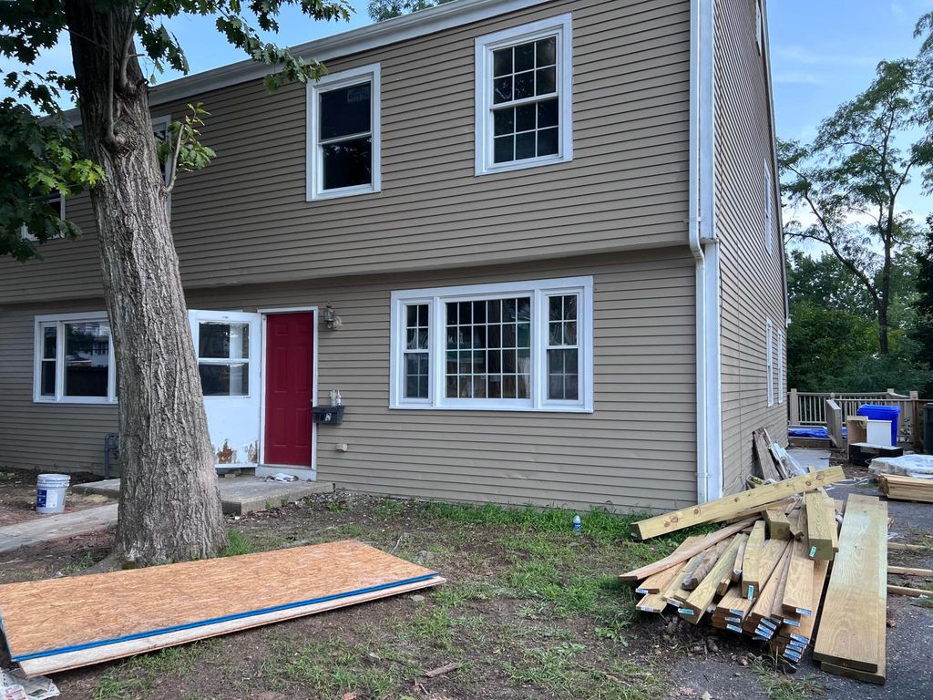 865 Burnside Ave, East Hartford, CT 06108 - See Est. Value, Schools & More